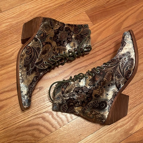 Jeffrey Campbell | Shoes | Jeffrey Campbell Elmcroft Paisley Boots Size ...